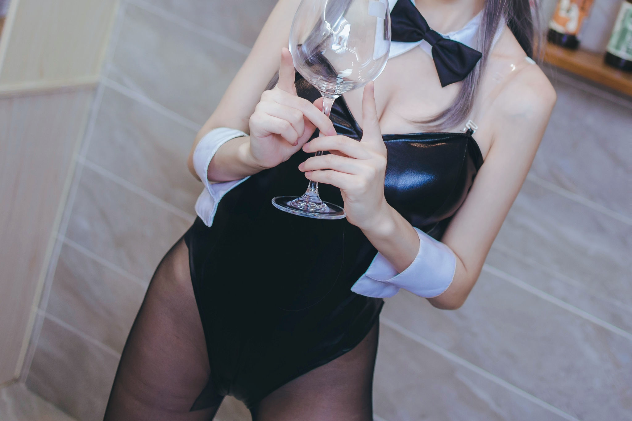 [网红COSER写真] Coser衣衣 - 麻衣兔女郎（42P）-爱变色